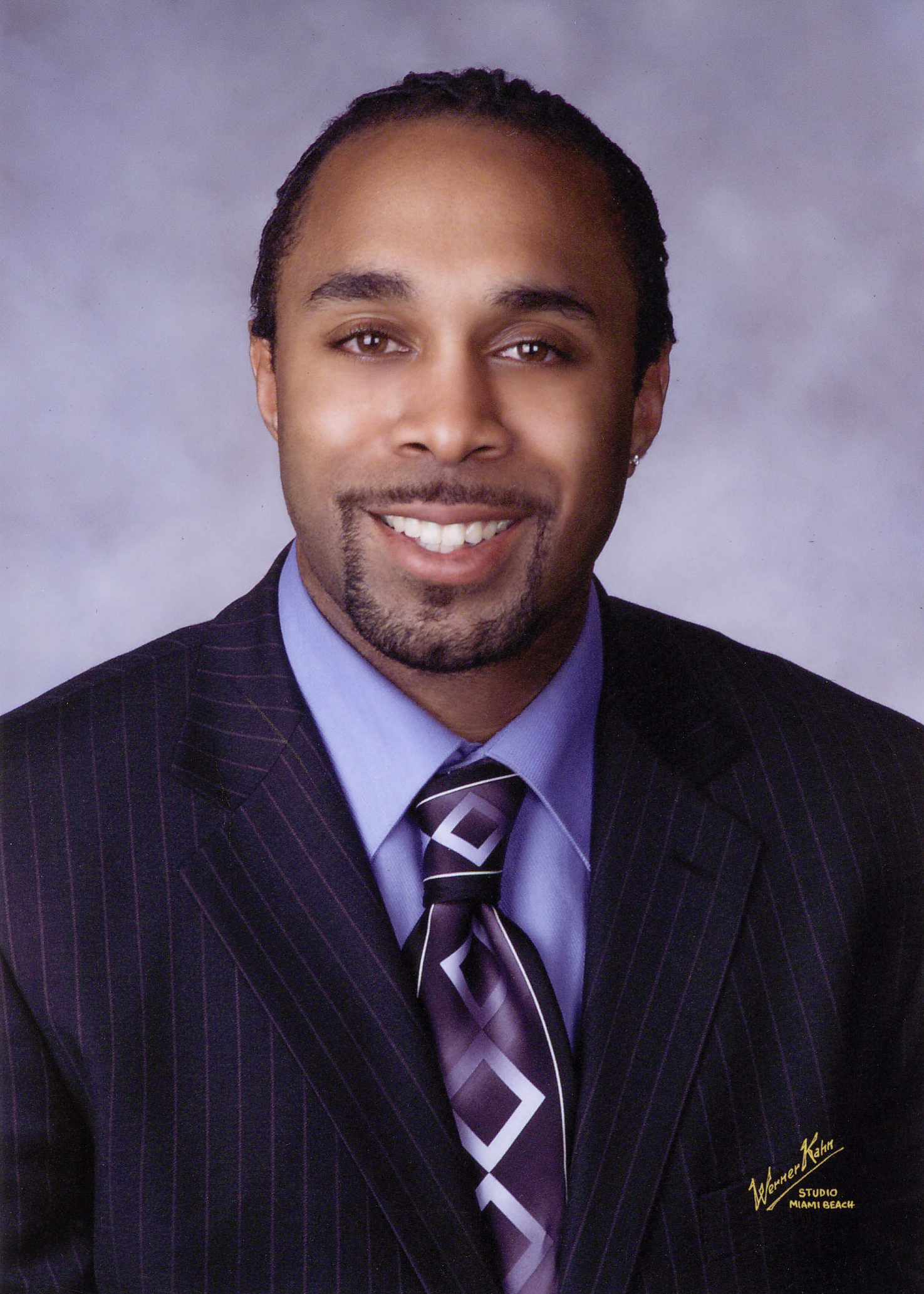 Attorney Profile | Oakland Criminal Defense & Contracts Lawyer